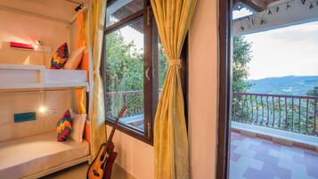 Bed in 6 Bed Mixed Dormitory Room with Ensuite Bathroom | Wi-fi grátis