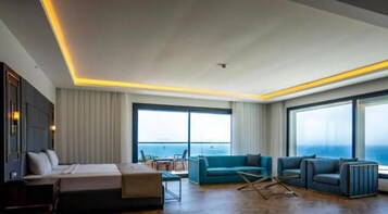 Quarto Júnior | Cofre no quarto, secretária 