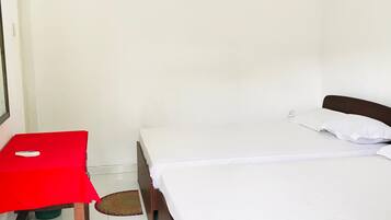 Quarto Triplo Comfort, varanda, vista para a montanha | Camas de colchão viscoelástico, quartos insonorizados, Wi-fi grátis