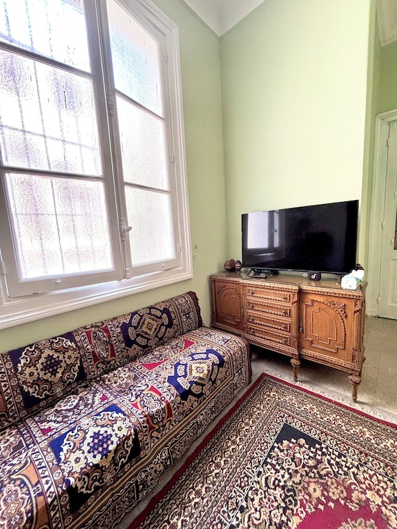 Spacious Central Room In Garden City Cairo For Ladies - 카이로