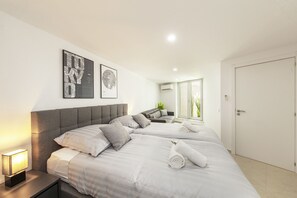 7 quartos, berços/camas para crianças, roupa de cama fornecida 