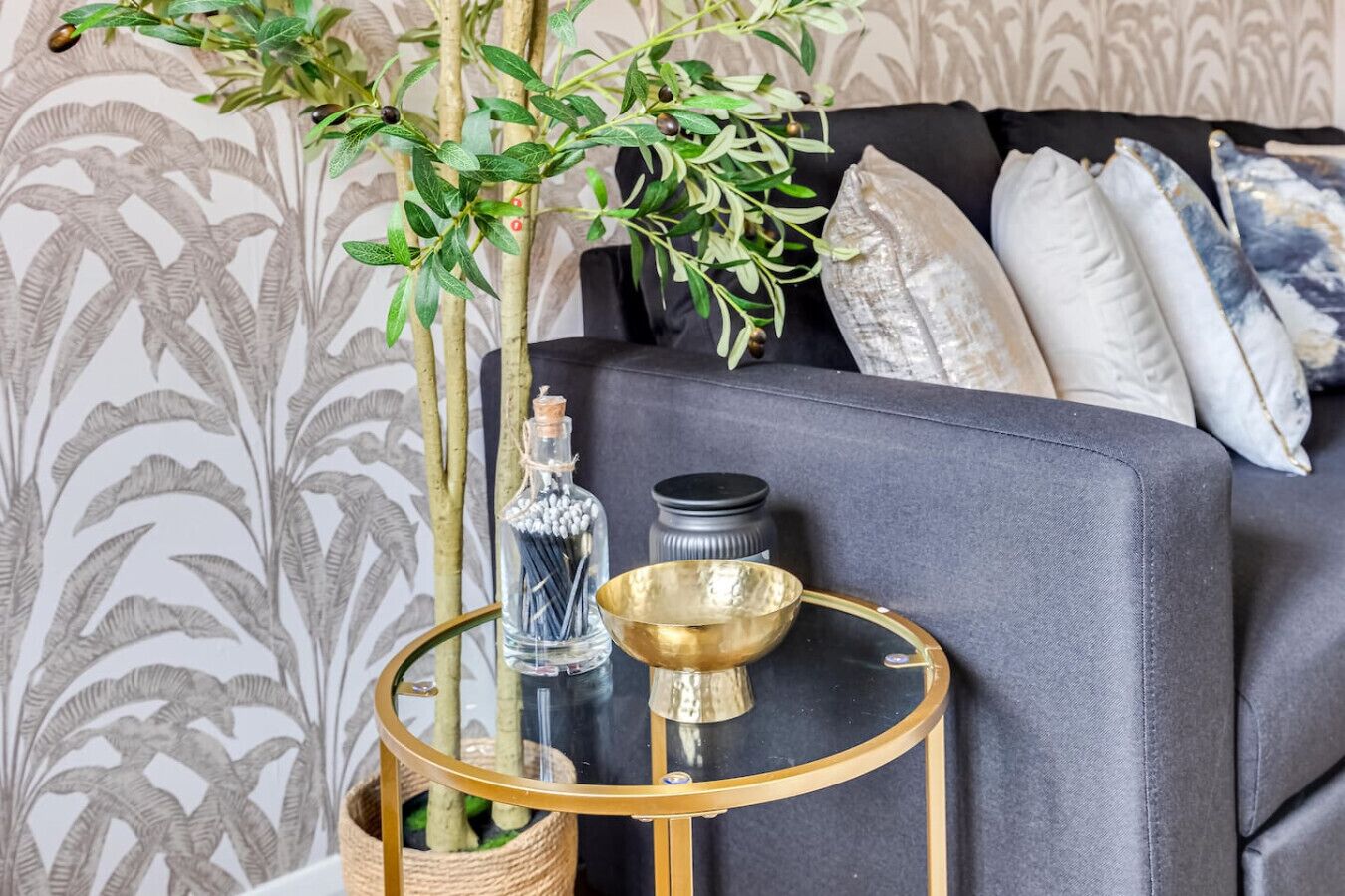 Charming House  Driveway Parking  Garden  Wifi - Milton Keynes