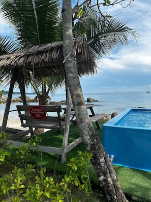 Ferro/tábua de engomar, roupa de cama fornecida 