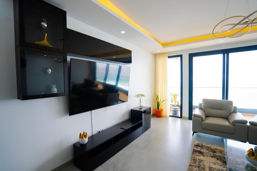 Spacious 3-bedroom, 3 Bathroom With Jacuzzi, Pool, Gym, And Ocean View - Dakar