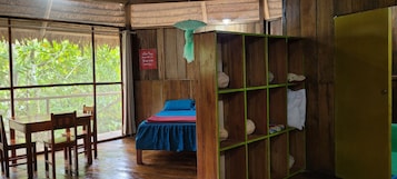 Bungalow, varanda, vista para o pátio | Wi-fi grátis