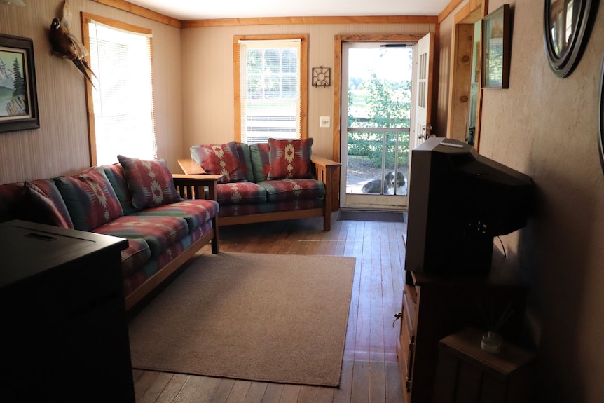 Rustic Cabin On 140-acre Working Cattle Ranch - Oregon