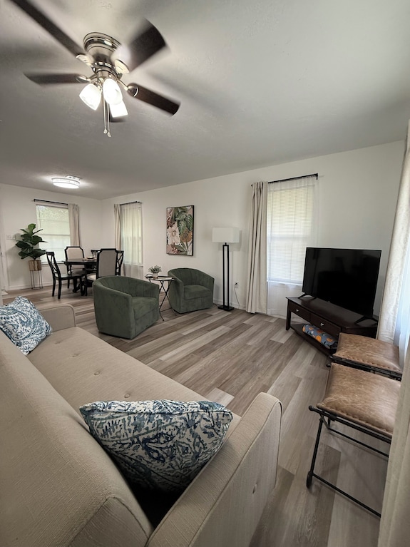 Charming 2-bedroom House With Wifi, Ac In Fantastic Downtown Lake City - Lake City, FL