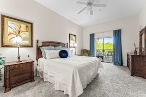 Apartamento em Condomínio Fechado, várias camas, varanda (Slice Of Sunshine At Caribe Cove) | 3 quartos, com decoração personalizada, com mobília individualizada 