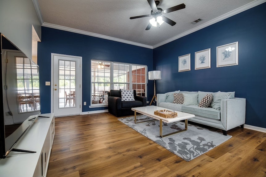 Coastal Theme Getaway Relaxing, Patio Arcade - 海恩斯維爾