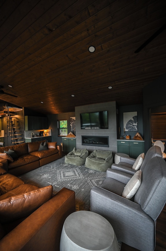 Modern Mountain Haus - 3-bedroom Plus Loft In Fabulous Packwood With Wifi, Ac - Packwood, WA