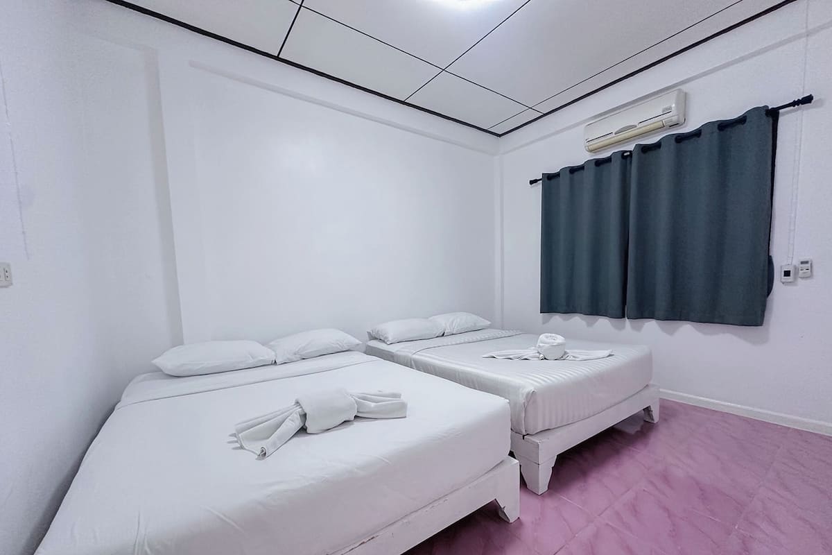 Vila luxo | Frigobar, escrivaninha, Wi-Fi de cortesia, roupa de cama