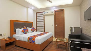 Quarto Deluxe | Lençóis de algodão egípcio, roupa de alta qualidade, cofre no quarto