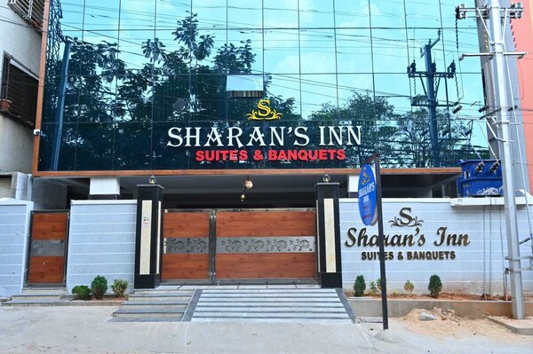Sharan's Inn Sutes & Banquets - Maharashtra