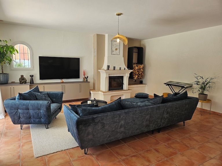 Provencal House Ideal For Family Get-togethers - Calvisson