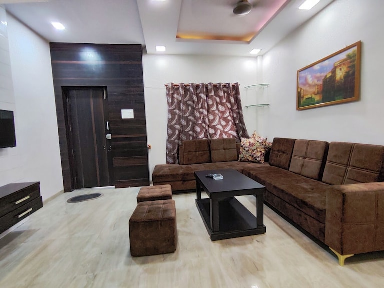 Staeg Villa In Center Of The City 2bhk - Indore