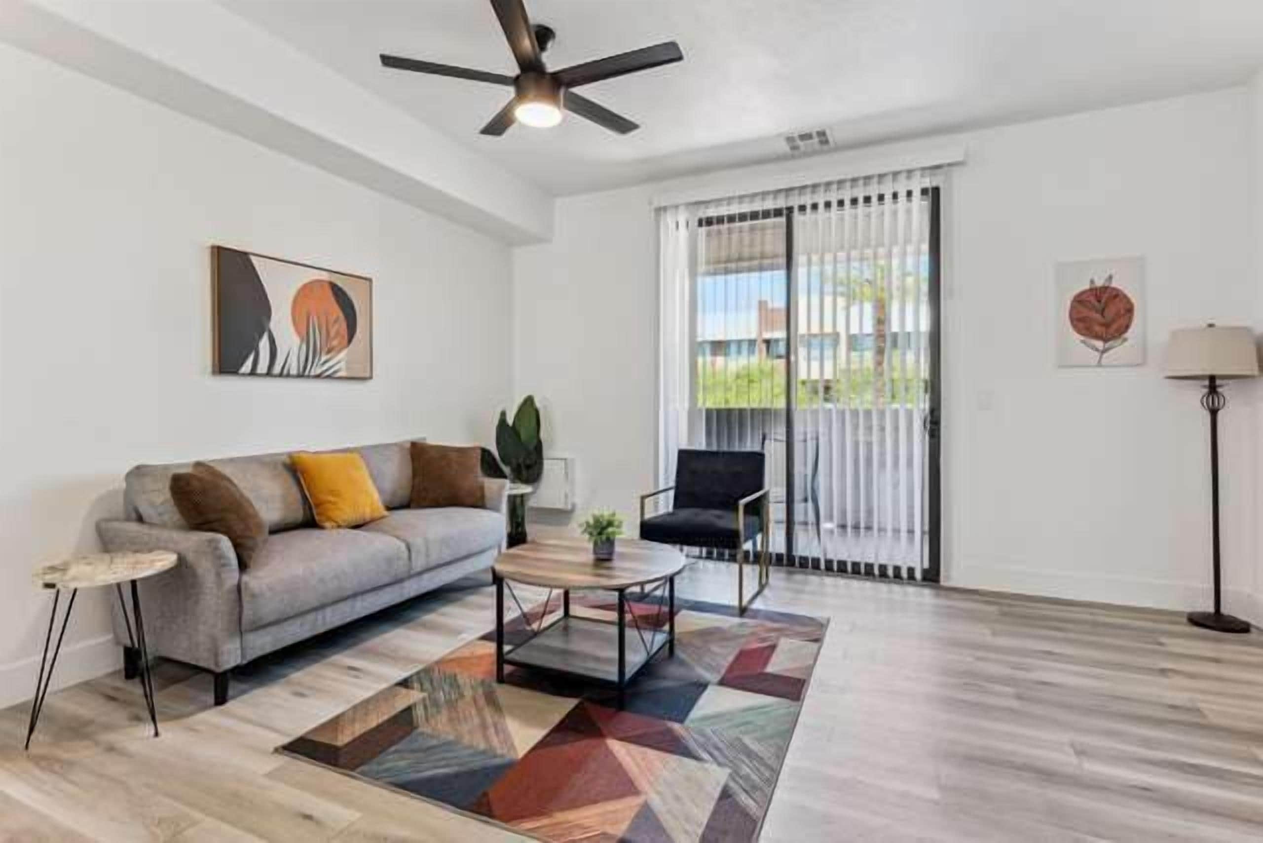 Cozysuites Glendale  - Westgate W Pool! 16 - Glendale, AZ