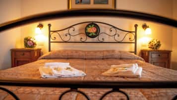 Quarto casal ou duplo, vista para o jardim | Escrivaninha, Wi-Fi de cortesia