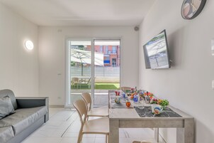 Televisor de ecrã plano de 21 polegadas com canais via satélite 