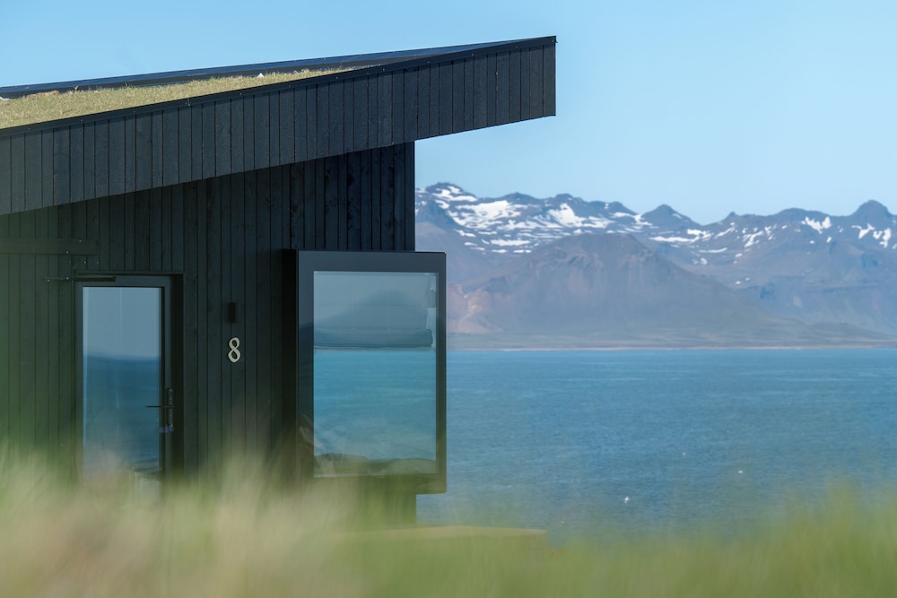 Peninsula Suites - Islande