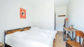 Quarto Duplo ou Twin Standard | Secretária, cortinas/cortinados opacos, quartos insonorizados