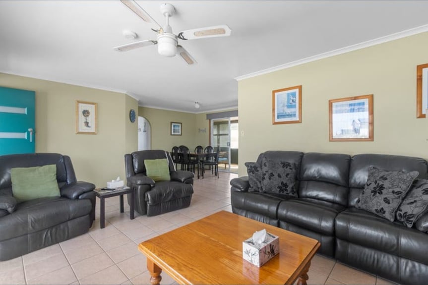 Classic Family Getaway Beach House At Tiddy Widdy Beach Relaxing & Pet Friendly! - Ardrossan