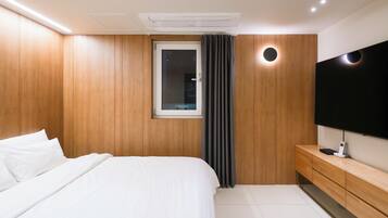 Quarto Duplo Standard | Roupa de alta qualidade, minibar, Wi-fi grátis, roupa de cama fornecida