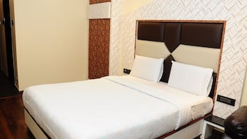 Quarto Duplo Deluxe, vista para a montanha | Secretária, quartos insonorizados, ferro/tábua de engomar, Wi-fi grátis
