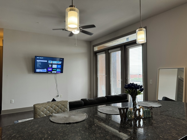 Cozy Eado King Bed Apartment - Houston, TX