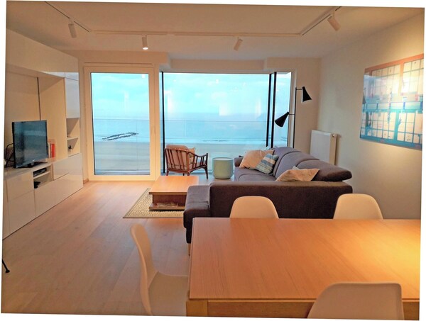 Apartment In Het Zoute With Sea Views - Brugge