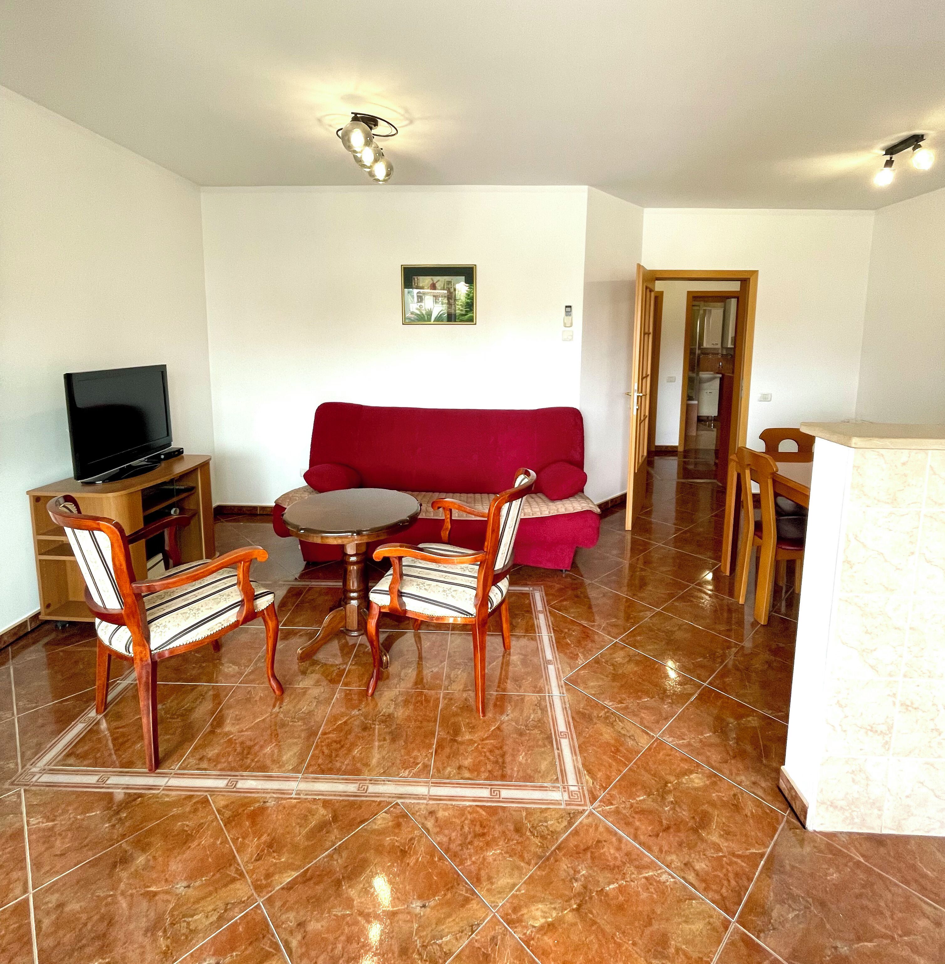Spacious 2-bedroom Apartment Close To Cave Romane And Famous Beaches - Pula