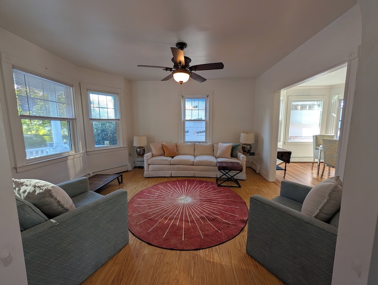 Spacious 5-bedroom House - 2 Parking Spots + Large, Grassy Backyard! - Rhode Island