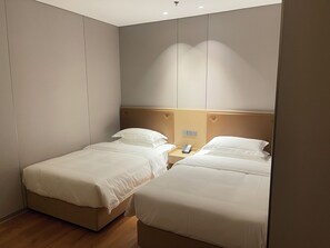 Quarto Individual Clássico | Secretária adequada para computadores portáteis, Wi-fi grátis