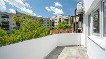 Apartamento Comfort, 3 quartos, varanda | Varanda