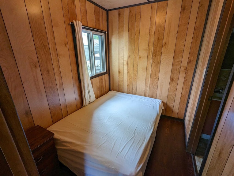 Traditional Tiny Wood Cottage #22 Camping Style Cottages 5 Minutes To The Beach! - Wasaga Beach