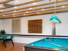 Casa Romântica, 2 quartos | Sala de jogos