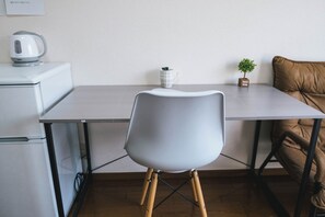 Estúdio Standard, varanda, Vista para a cidade | Com decoração personalizada, com mobília individualizada, secretária 