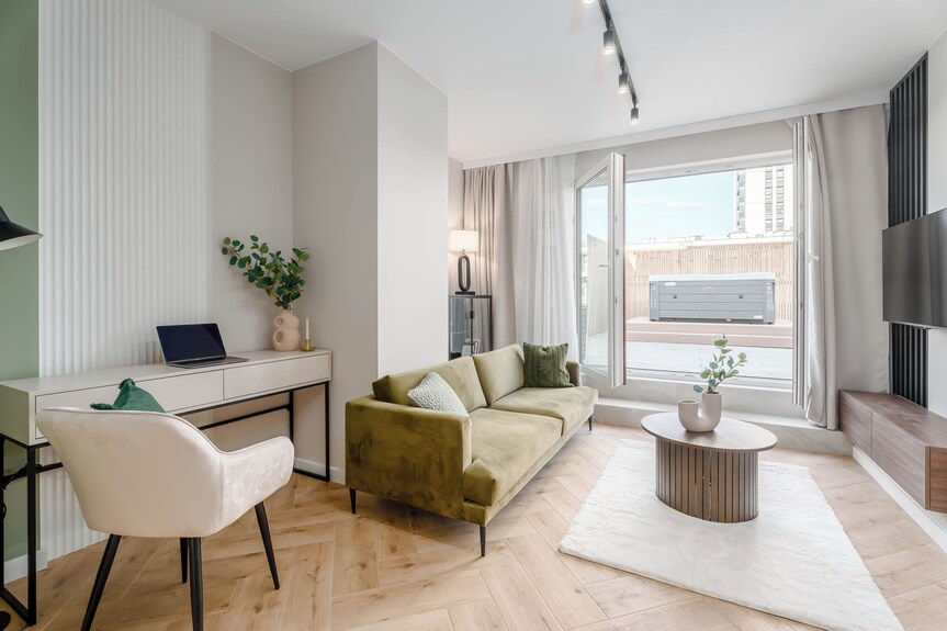 Luxurious Brand New! Private Jacuzzi + Terrace + Parking - Varsovia