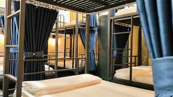 Dormitório Partilhado Económico, em dormitório misto | Lençóis de algodão egípcio, roupa de alta qualidade, minibar