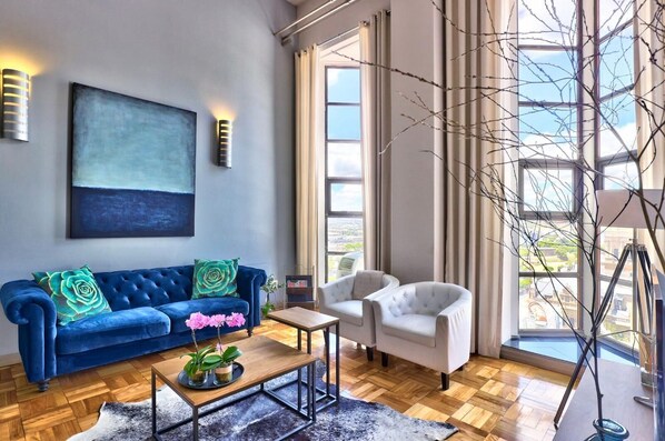 Loft de Luxo, 1 cama queen-size, não fumadores | Cofre no quarto, secretária