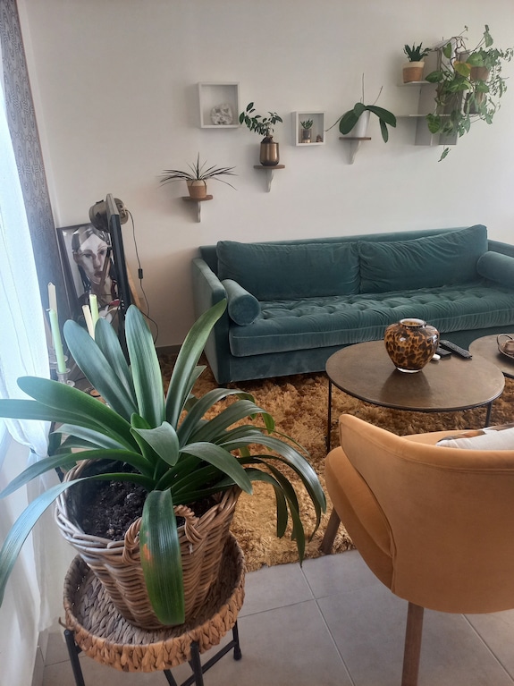 Lovely 3-bedroom Family Home For Rent Ideal Location - La Rochelle