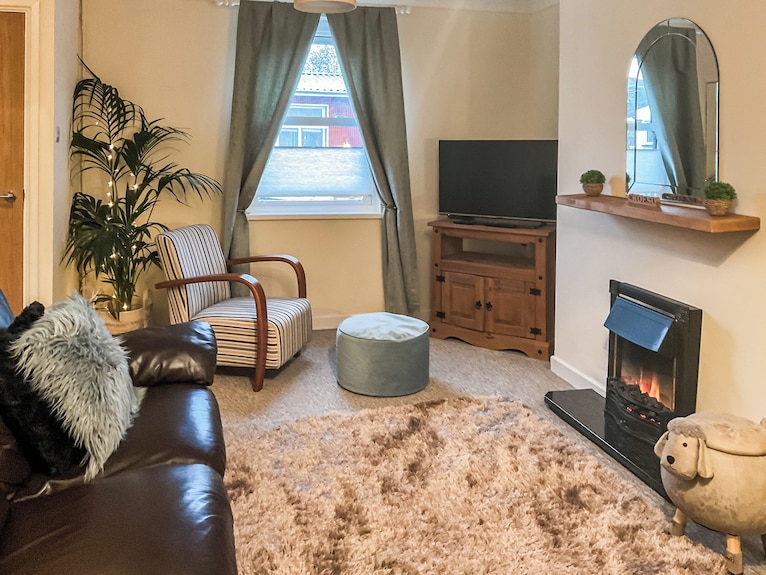 2 Bedroom Accommodation In Abergavenny - Abergavenny