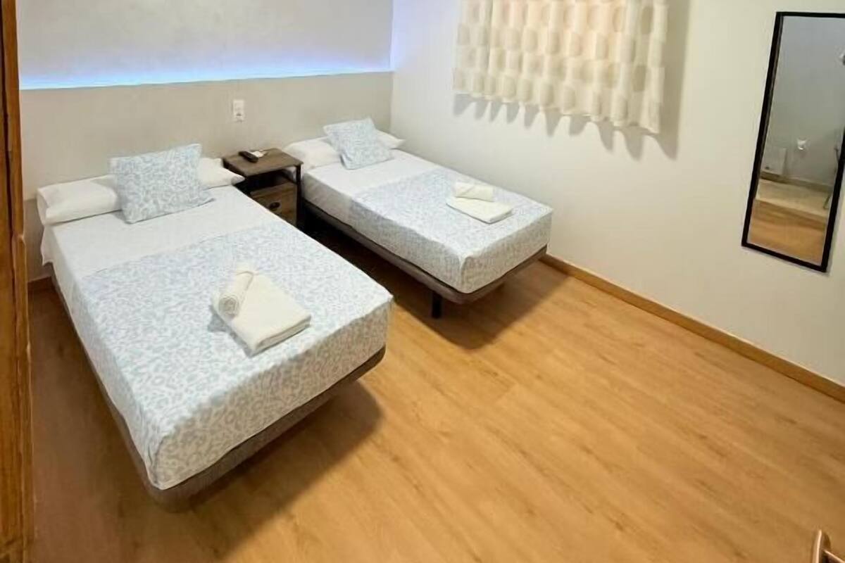 Economy Twin Room (Shared Bathroom) | Wi-fi grátis 