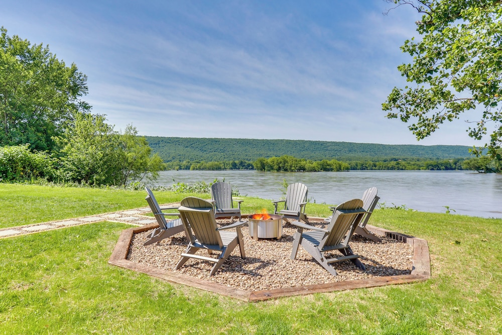 Steps To Susquehanna River: Hot Tub Hideaway! - Lake Tobias Wildlife Park, Halifax