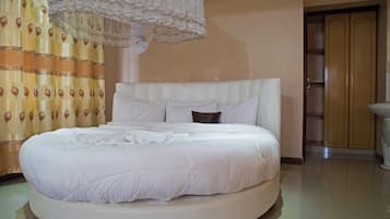 Quarto Duplo Deluxe, vista para o jardim | Wi-fi grátis, roupa de cama fornecida