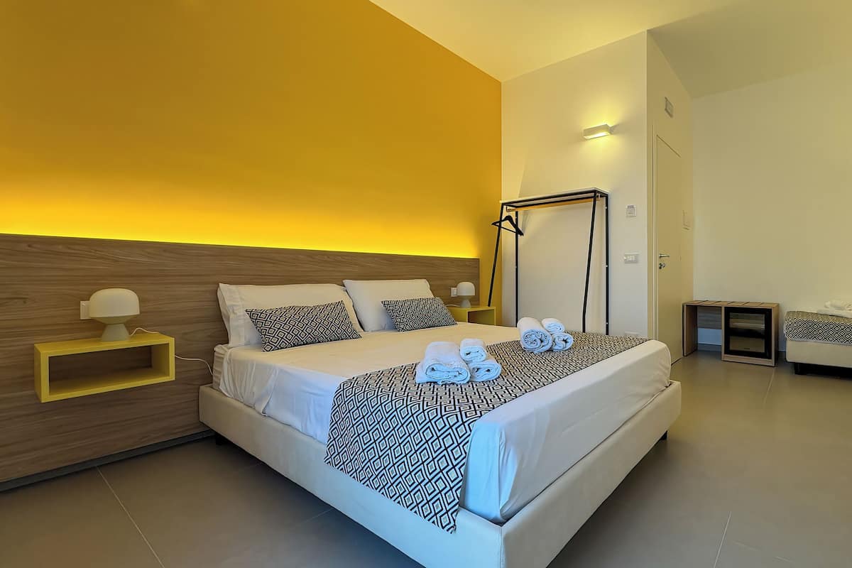 Quarto de Luxo, varanda | Secretária, secretária adequada para computadores portáteis