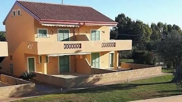 Fachada da propriedade