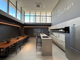 Suite-Estúdio Superior, 1 cama de casal, não se aceitam animais de estimação, vista para o mar | Cozinha privada | Um micro-ondas, uma torradeira, liquidificador 