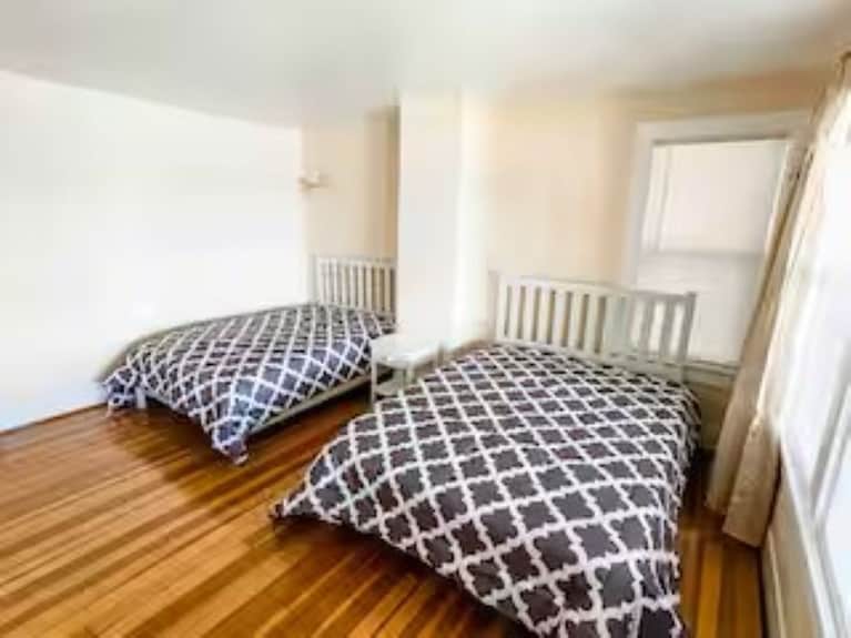 Large 6bd/3.5ba Lake-front Group Retreat - Fox Lake, IL