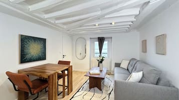 Apartamento, vista para o pátio | Vista do quarto