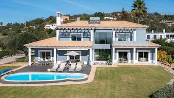 Villa | 4 quartos